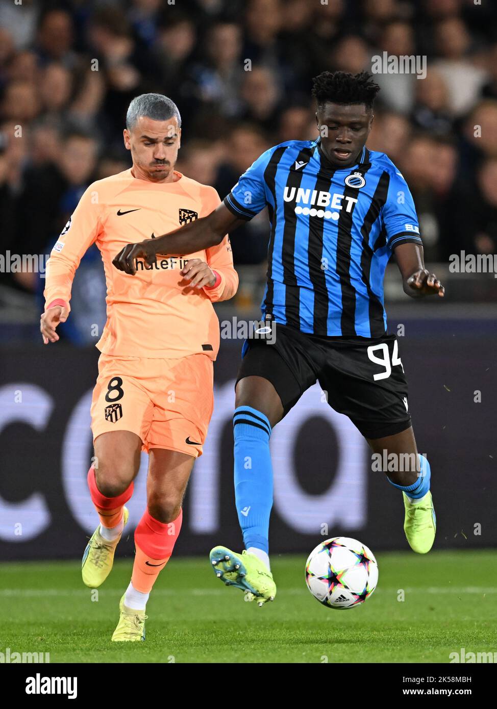 BRUGES - (lr) Antoine Griezmann of Club Atletico de Madrid, Akabar ...