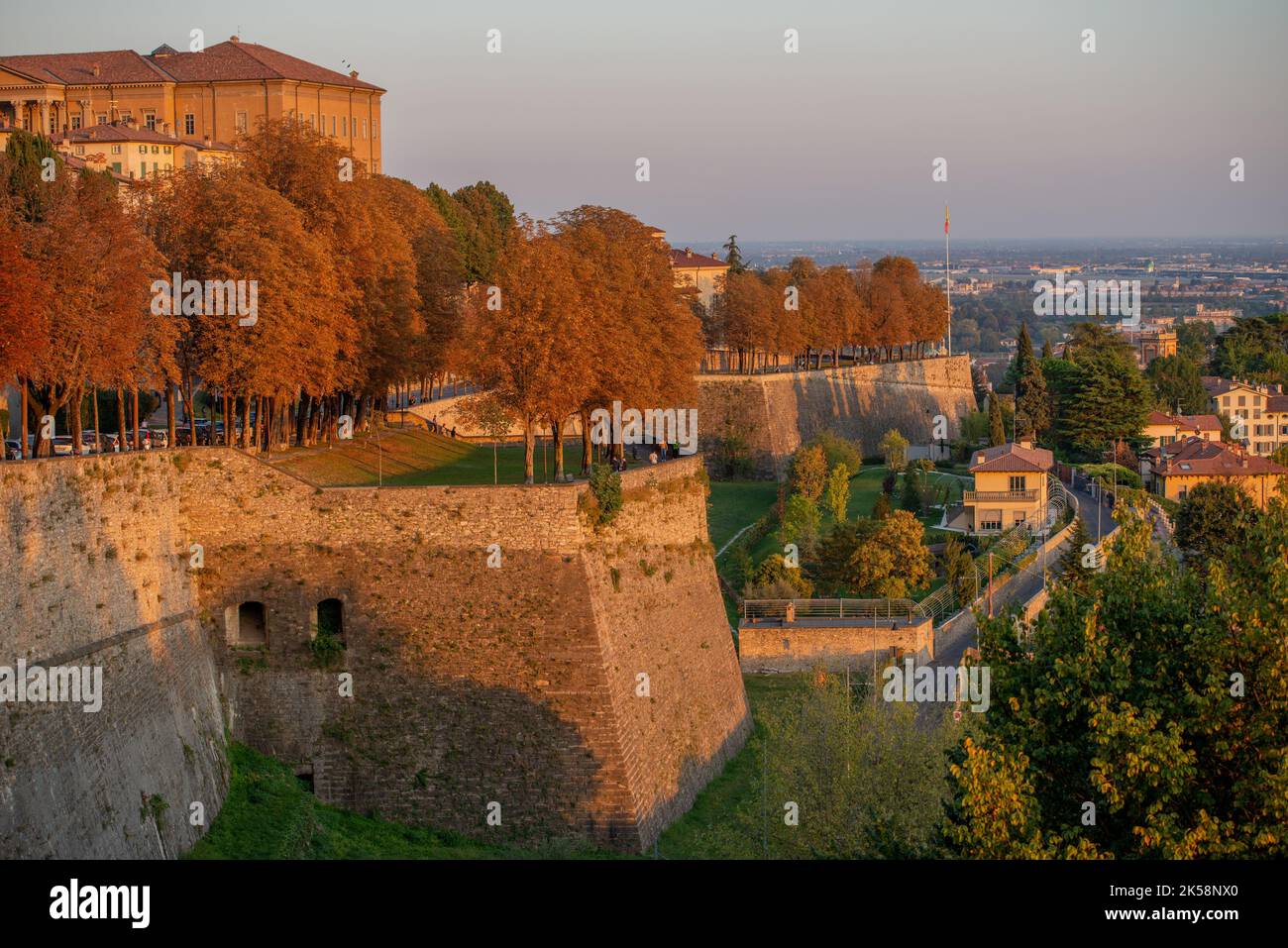 Venetian walls of unesco heritage fortification in Bergamo Stock Photo ...