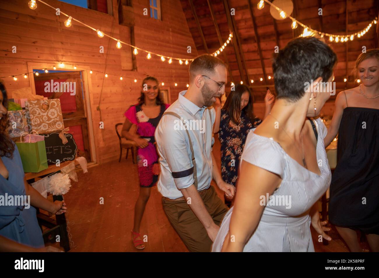 Women dancing at a wedding hi-res stock photography and images - Alamy