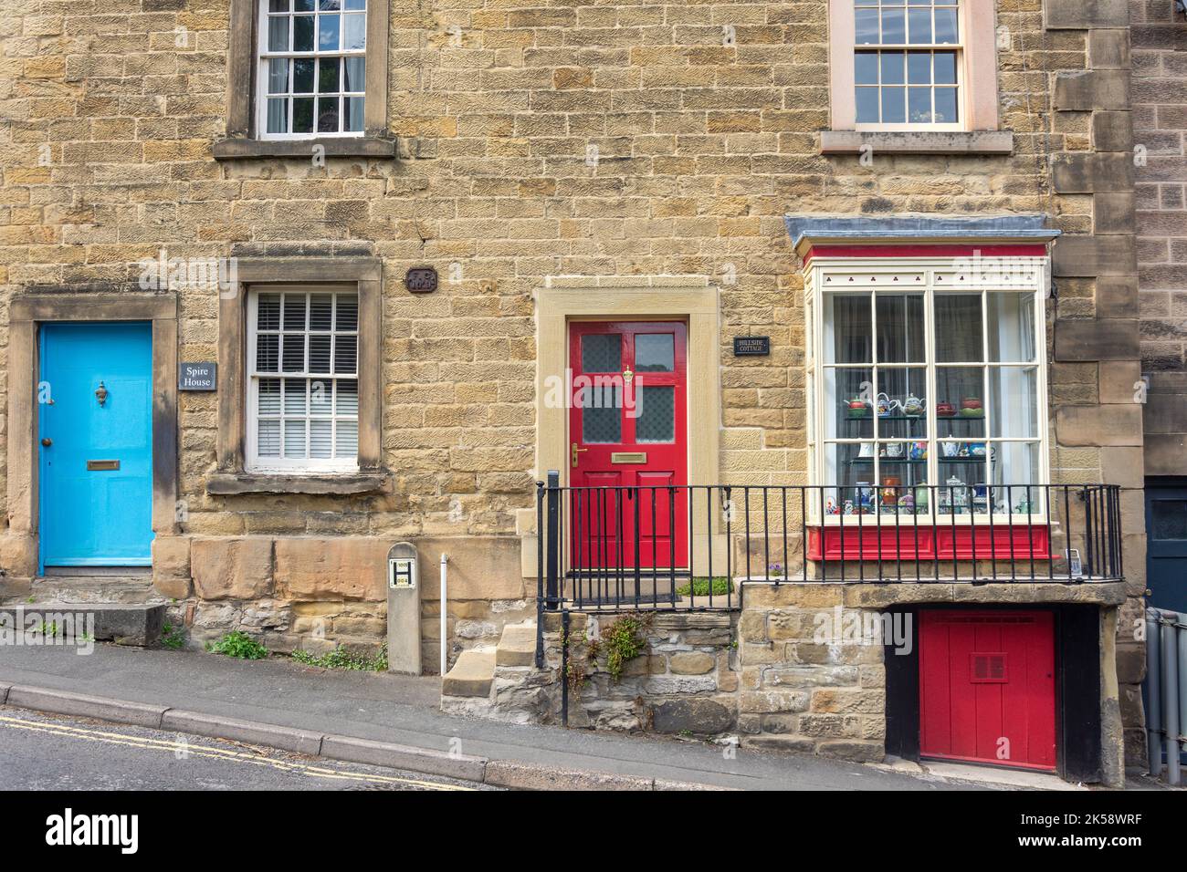 Period cottages, North Church Street, Bakewell, Derbyshire, England ...