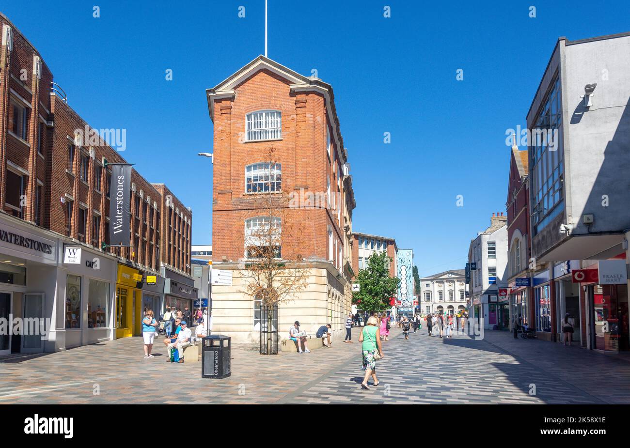 Shoppers chelmsford hi-res stock photography and images - Alamy