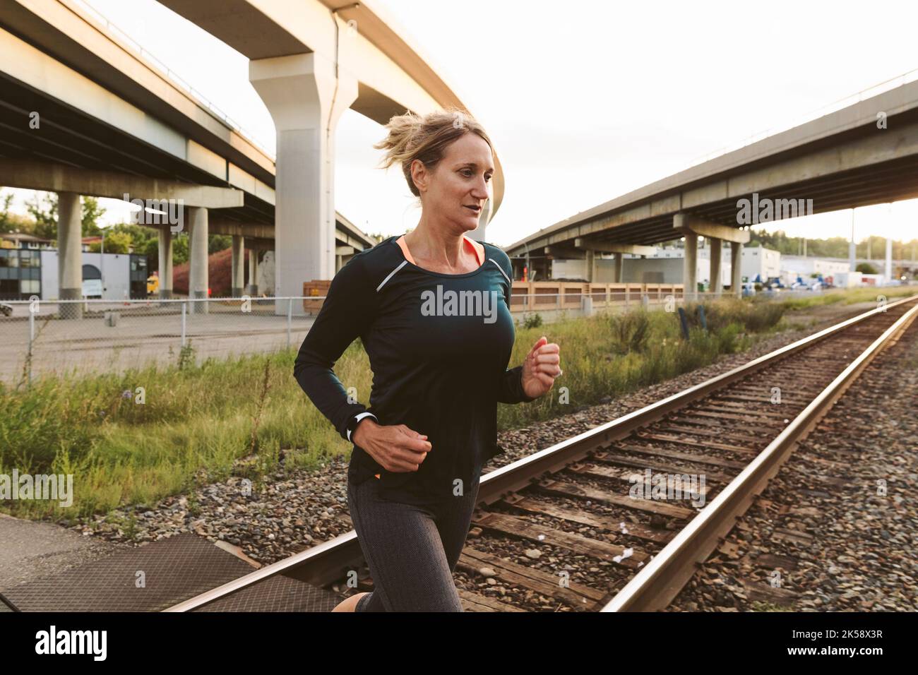 Woman 40s running hi-res stock photography and images - Alamy