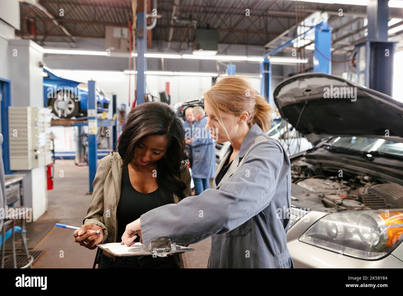 Car service hi-res stock photography and images - Alamy