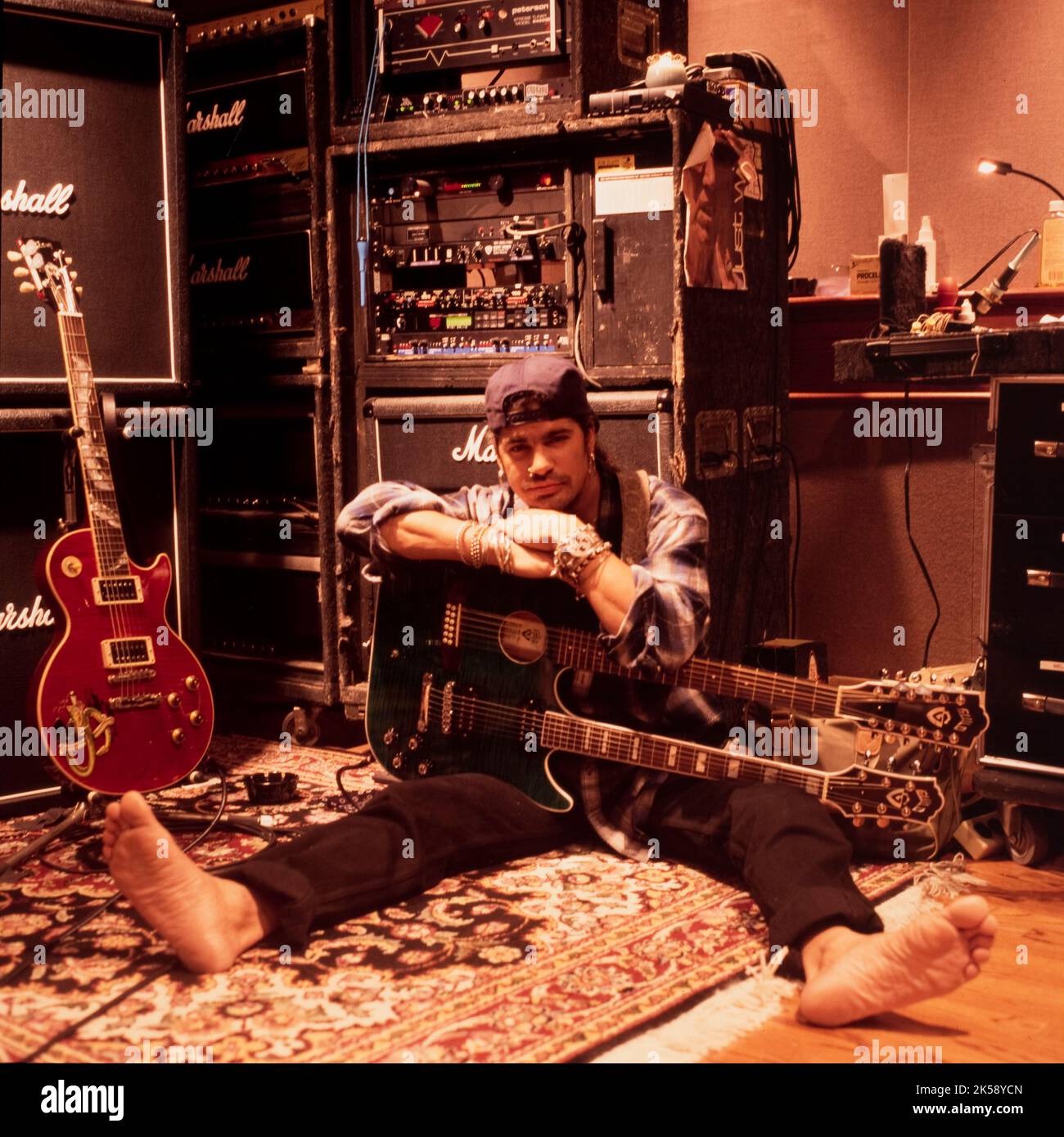 Slash studio portrait session circa 1999 Credit: Ross Pelton ...