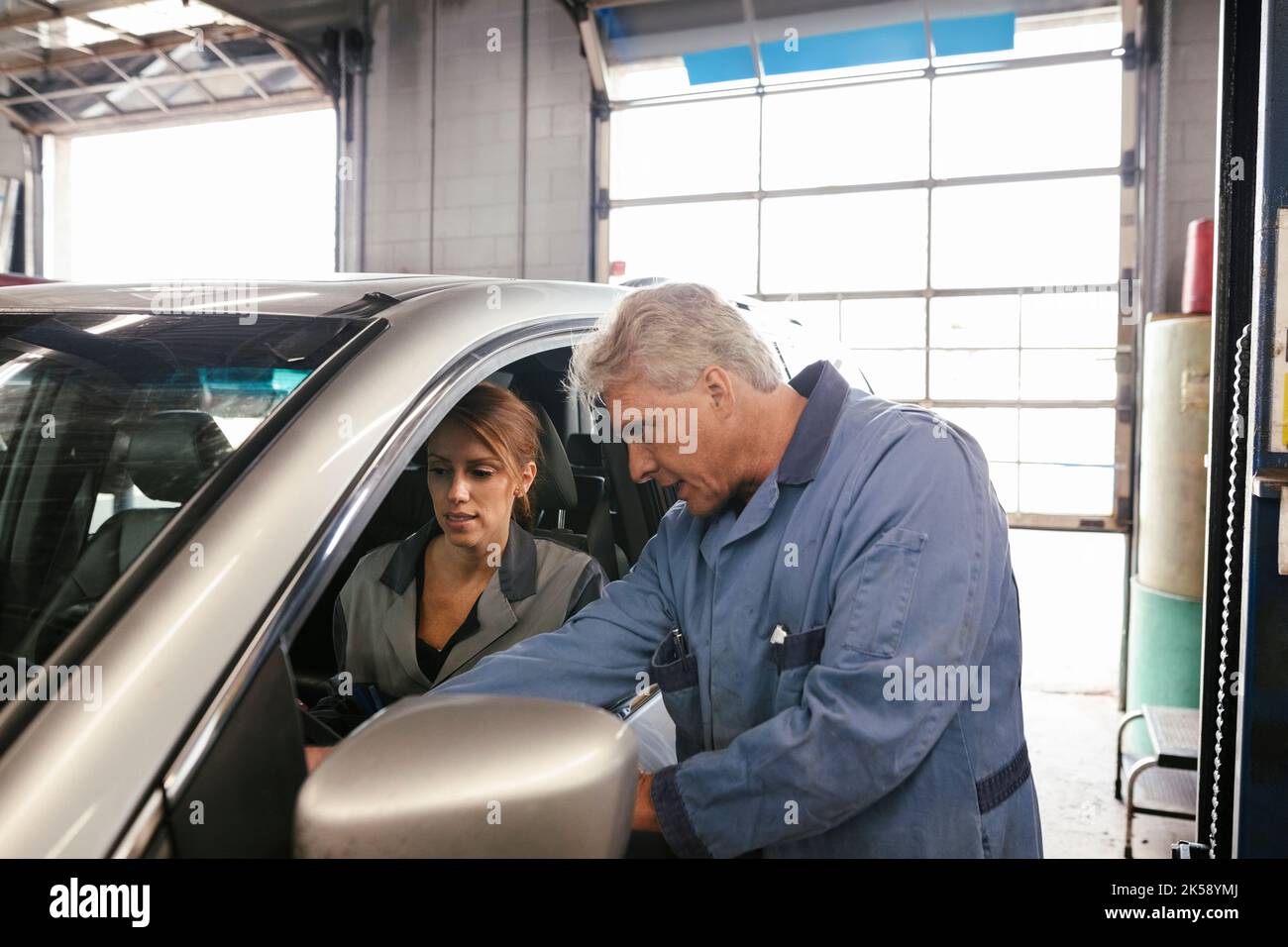 Owner drivers mechanics hi-res stock photography and images - Alamy