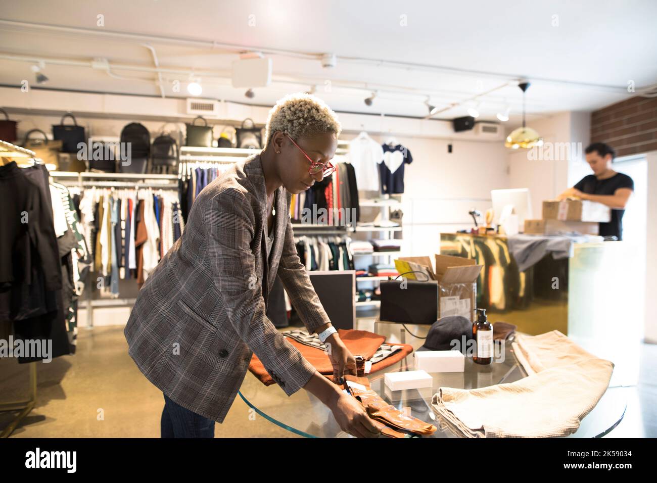 Fashion store boutique shop display hi-res stock photography and images ...