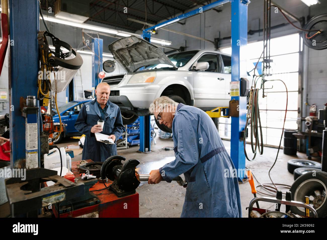 Car mechanics welding hi-res stock photography and images - Alamy