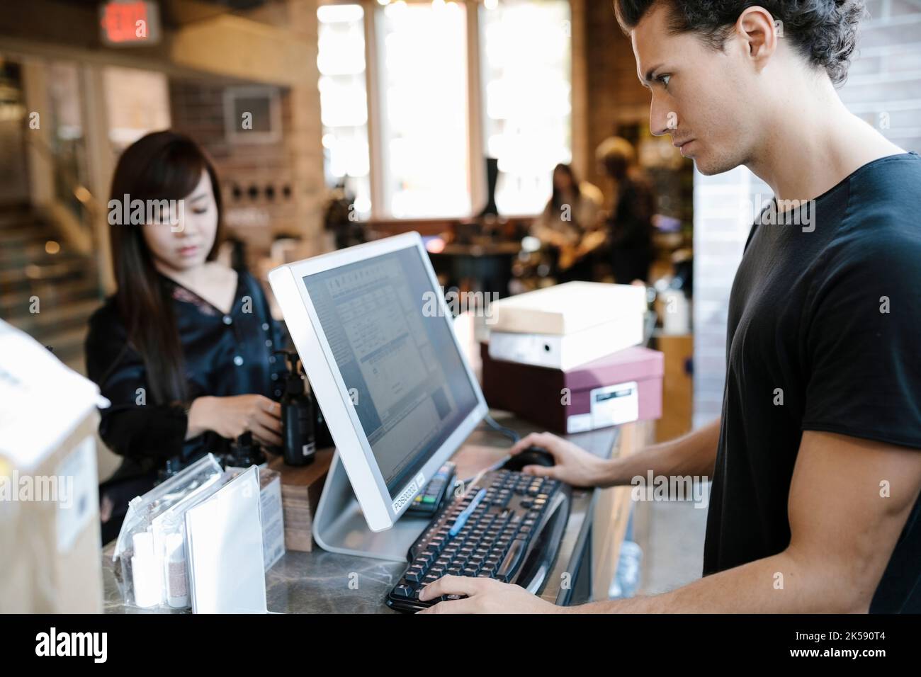 Serving counter hi-res stock photography and images - Alamy