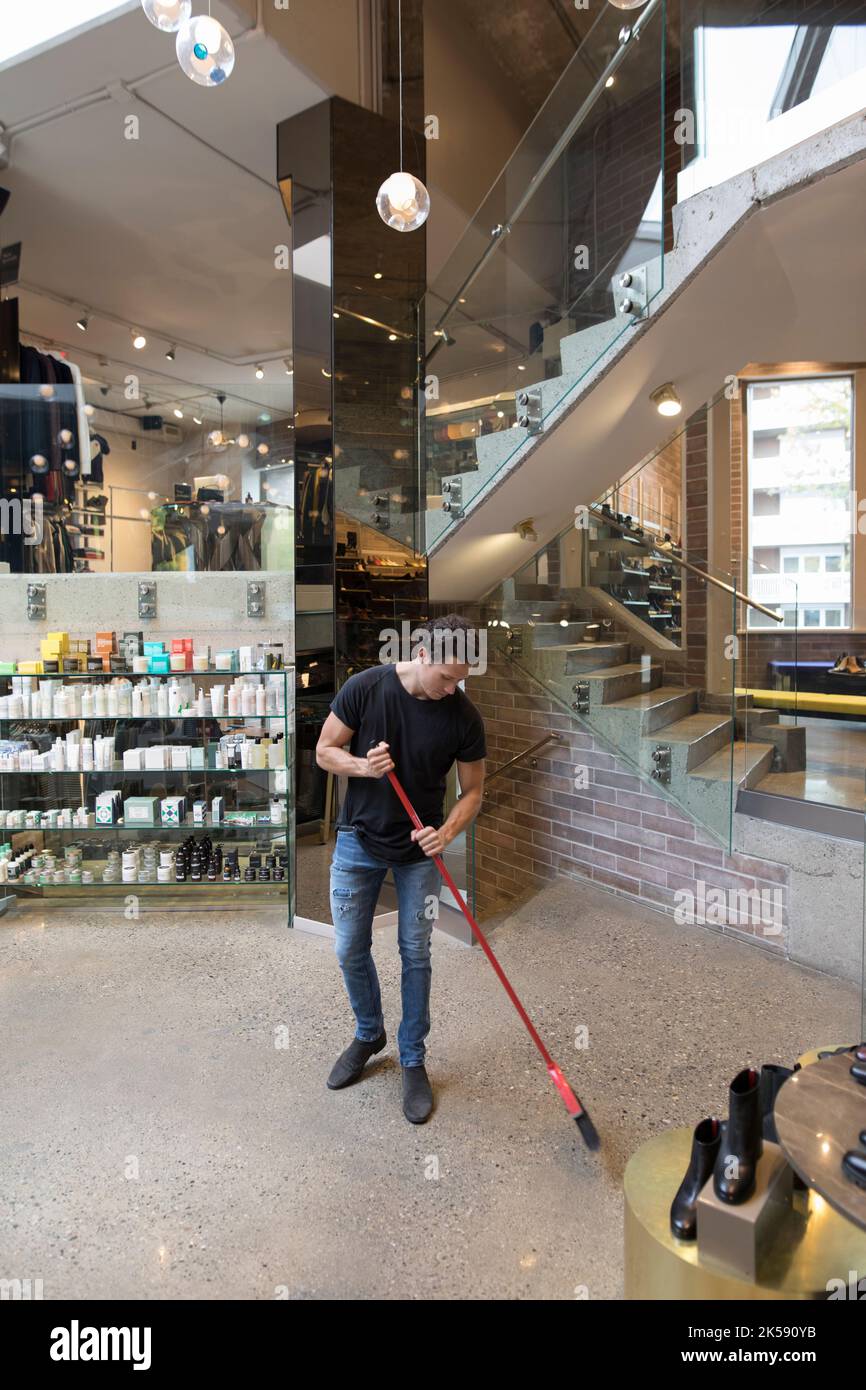 Store floor hi-res stock photography and images - Alamy