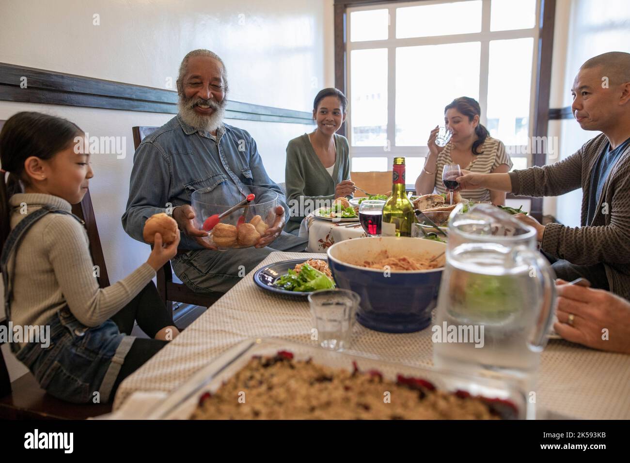 Family neighbors hi-res stock photography and images - Alamy