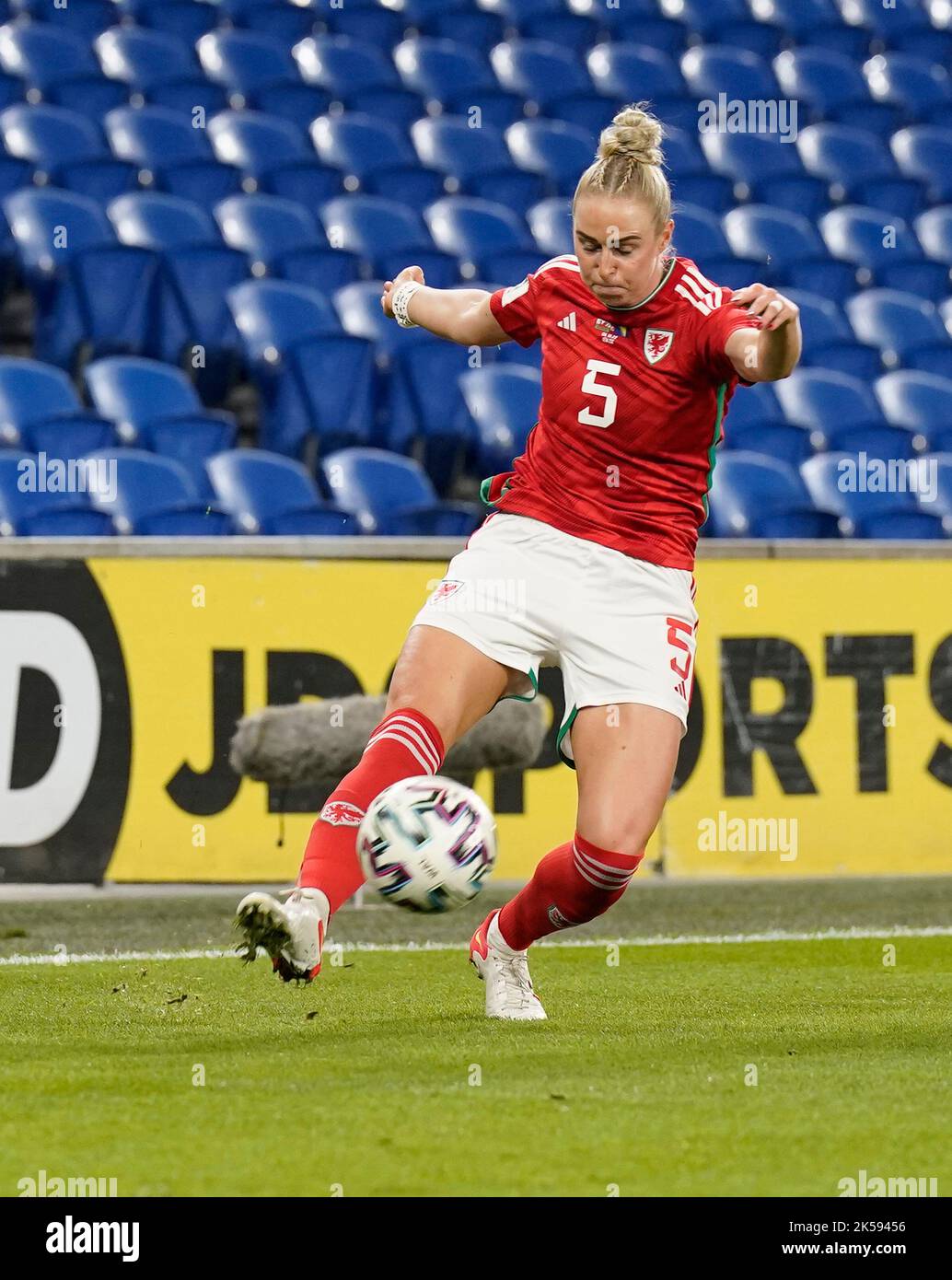 Wales womens rhiannon roberts hi-res stock photography and images - Alamy