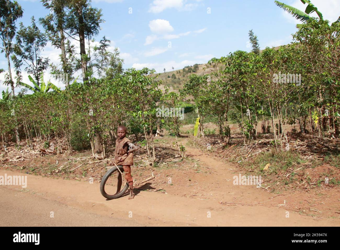 On road from Karera waterfalls to Gitega, Burundi Stock Photo - Alamy