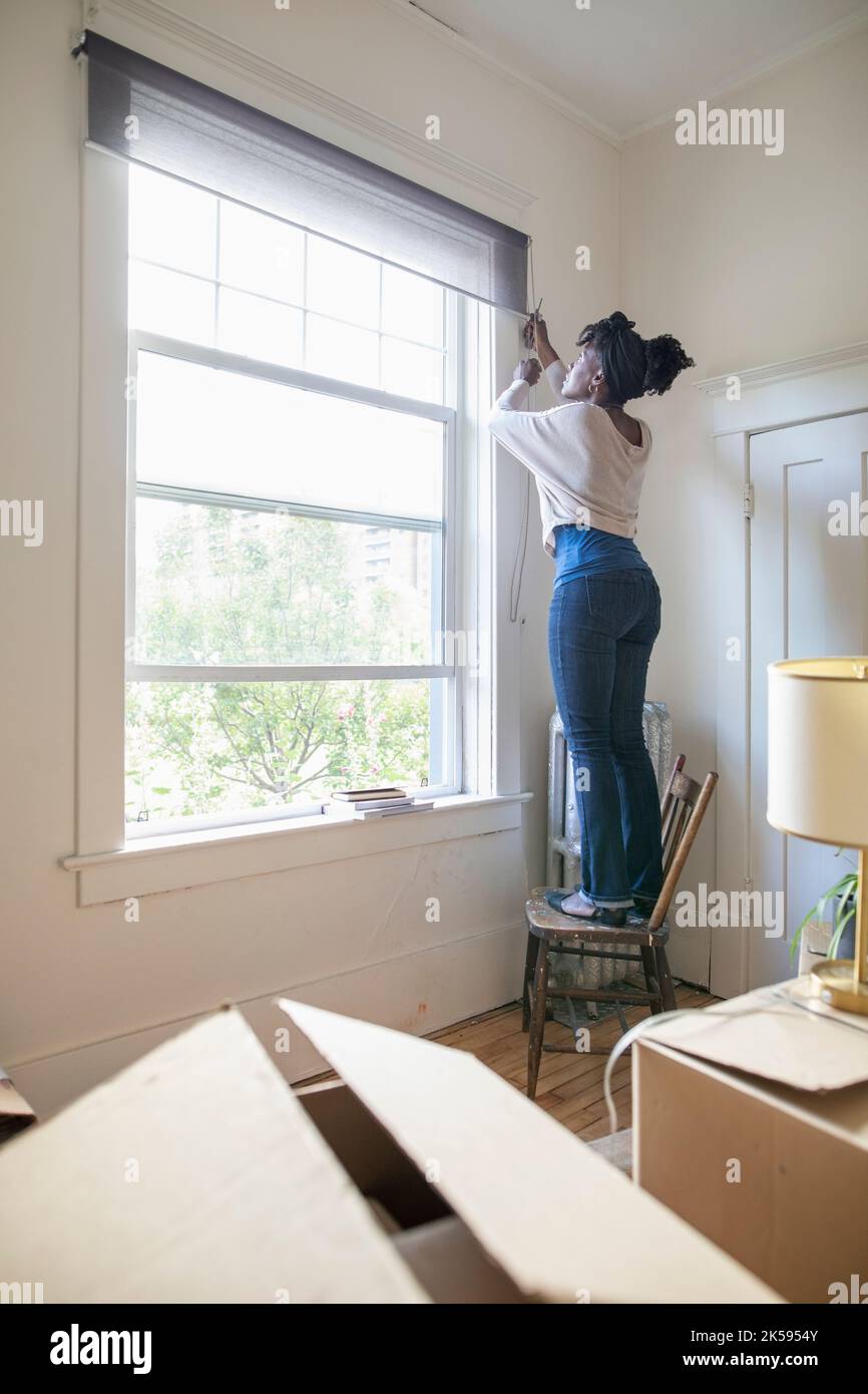 Installing blinds hi-res stock photography and images - Alamy