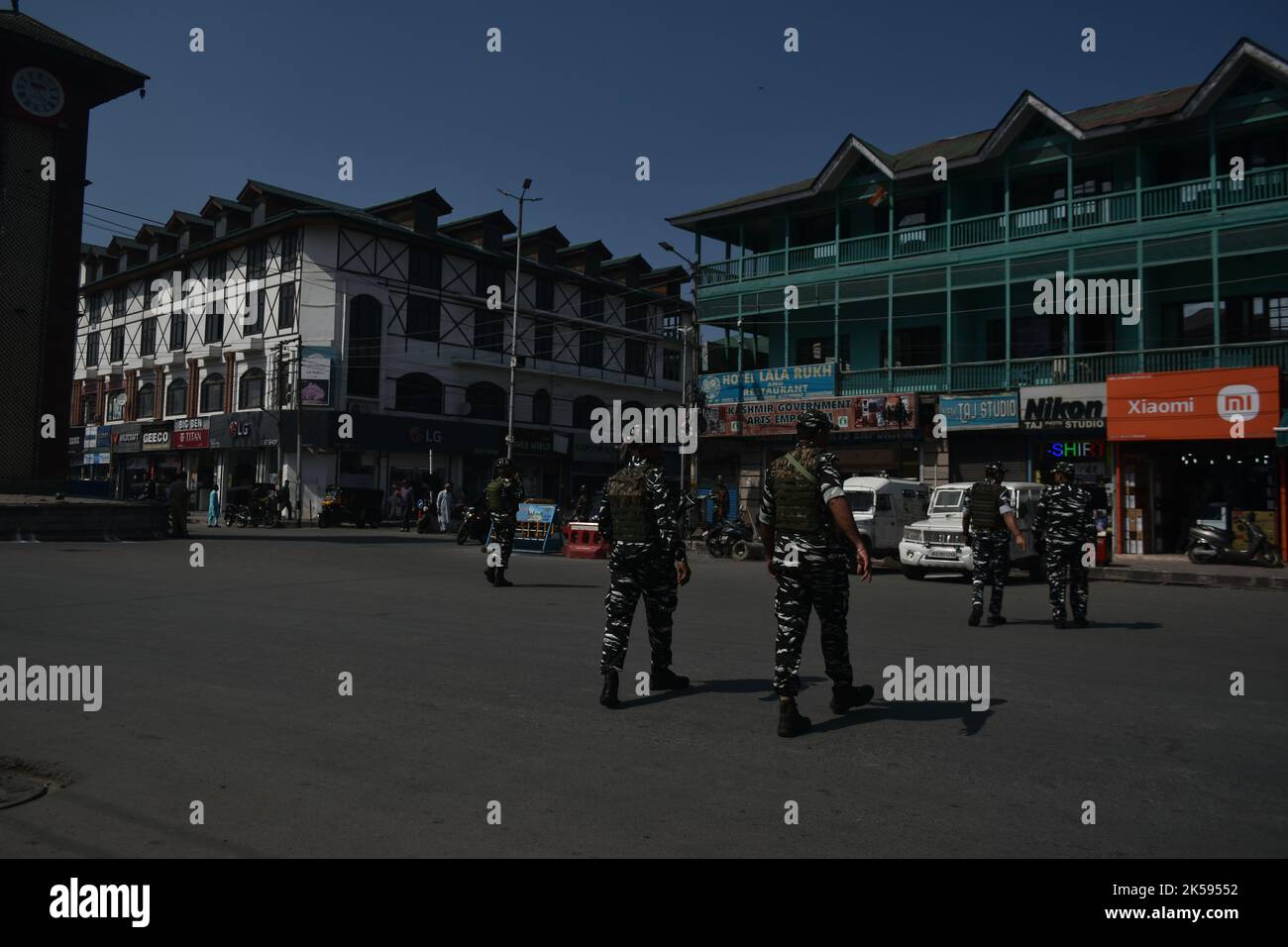 Frisking 6 jpg hi-res stock photography and images - Alamy