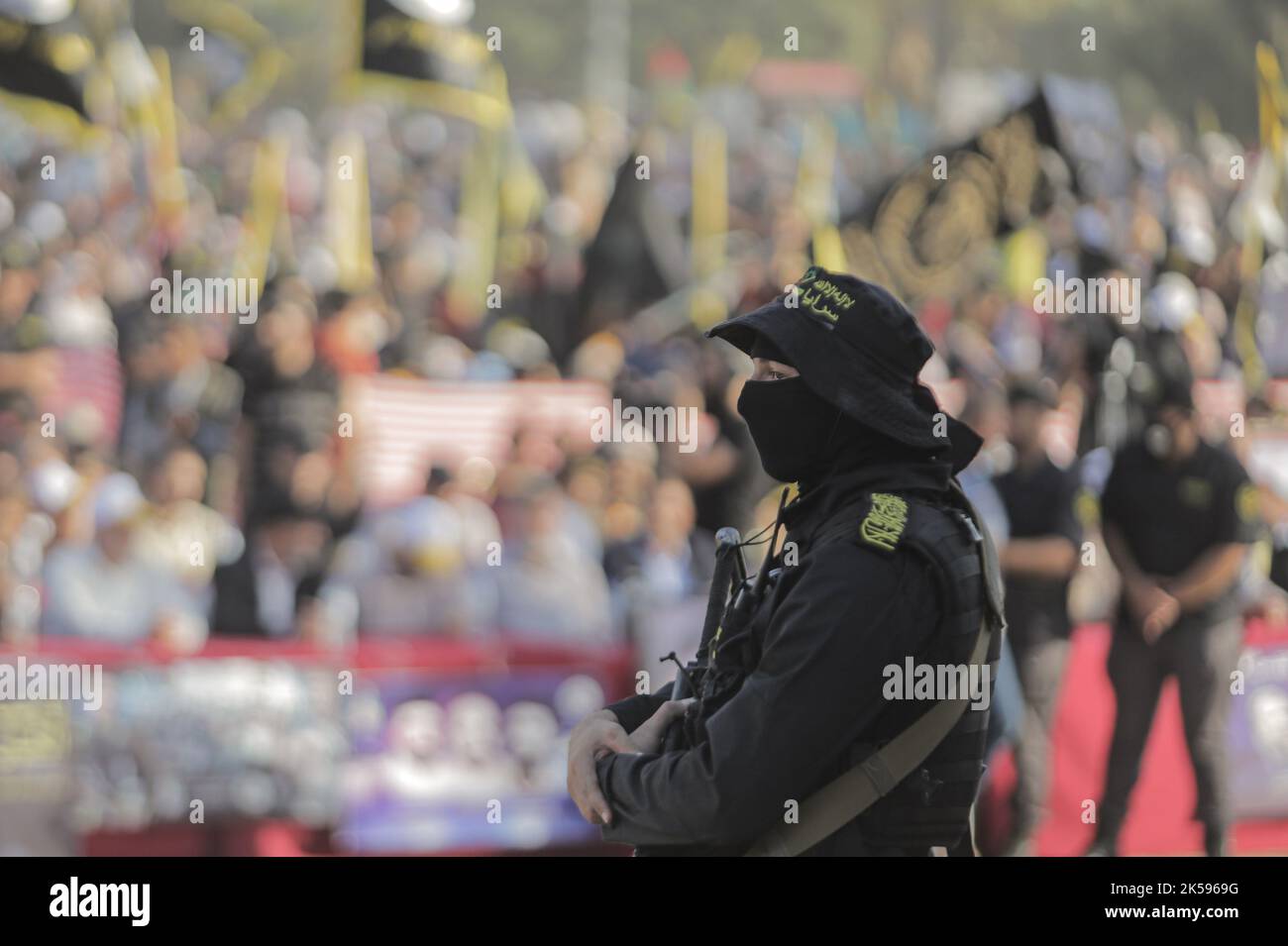 Fighters of the Al-Quds Brigades, the armed wing of the Palestinian ...