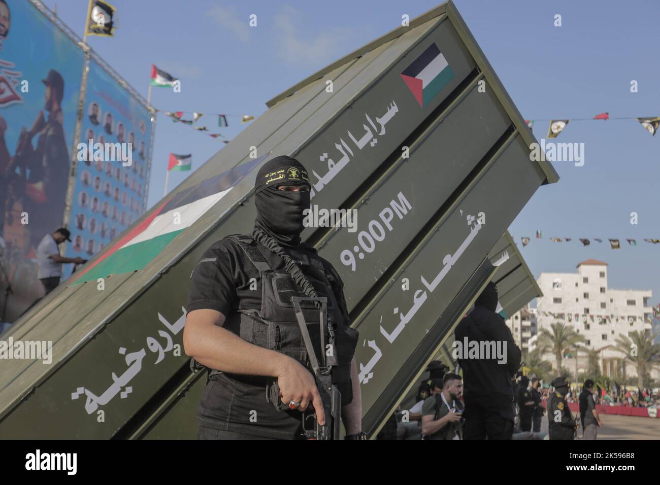 Fighters of the Al-Quds Brigades, the armed wing of the Palestinian ...