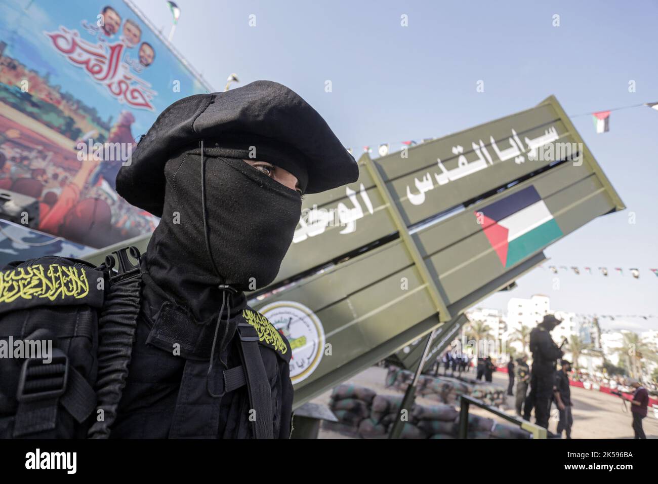 Fighters of the Al-Quds Brigades, the armed wing of the Palestinian ...