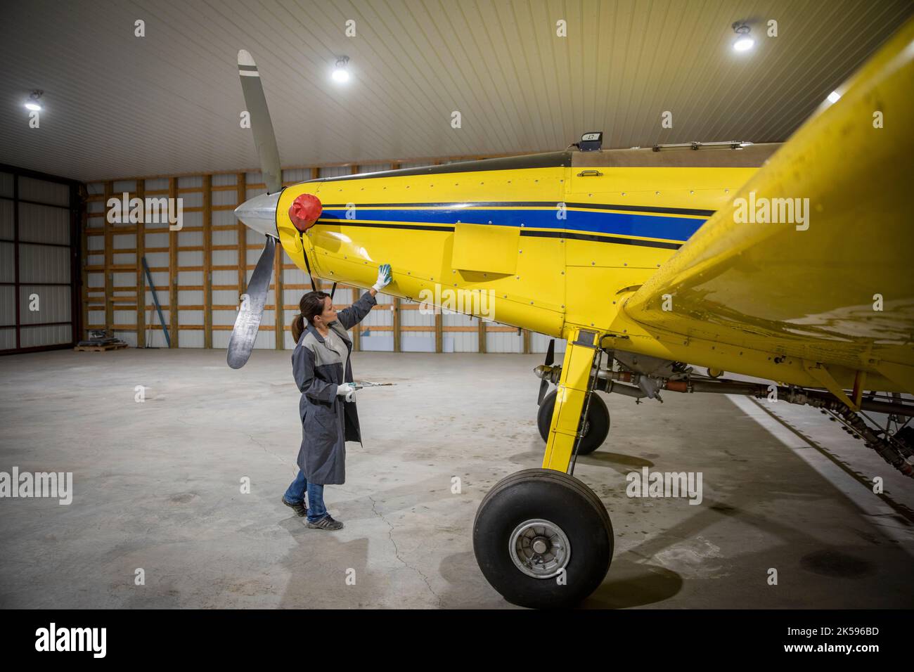 Inside a airplane hi-res stock photography and images - Alamy