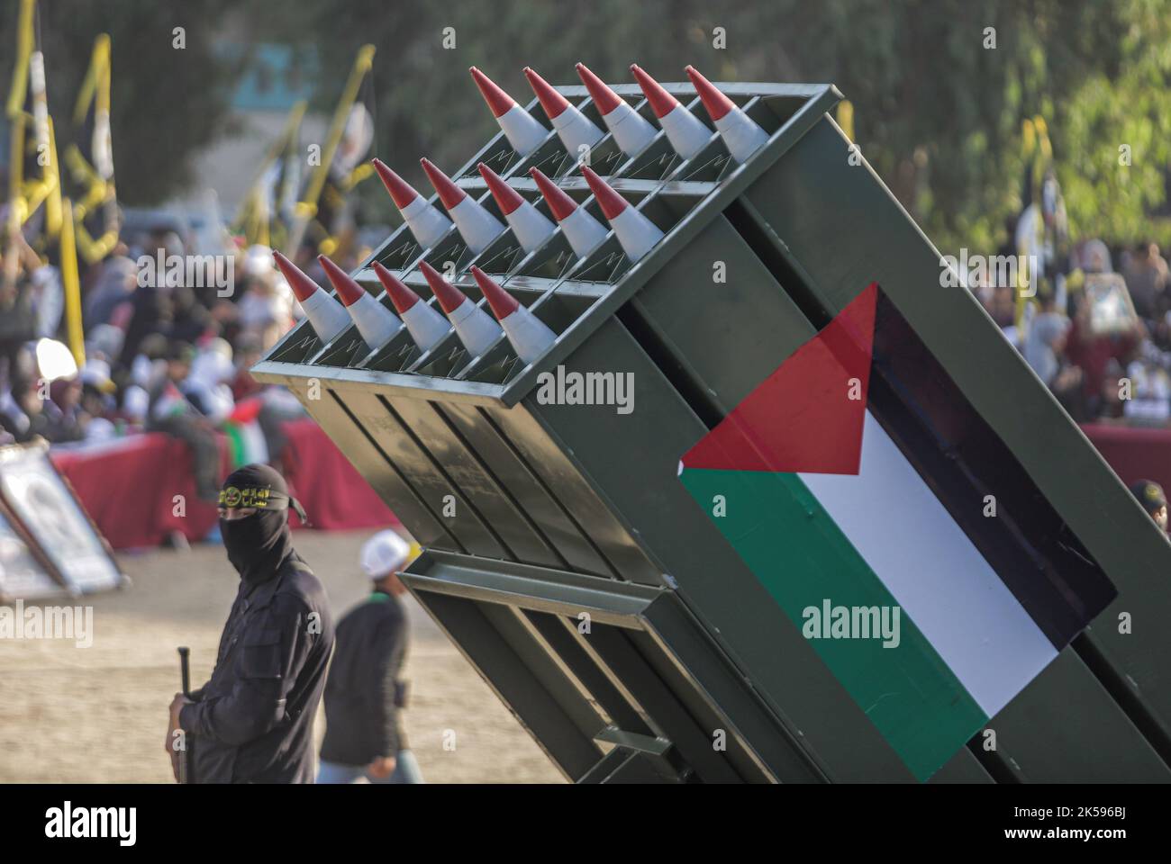 Fighters of the Al-Quds Brigades, the armed wing of the Palestinian ...