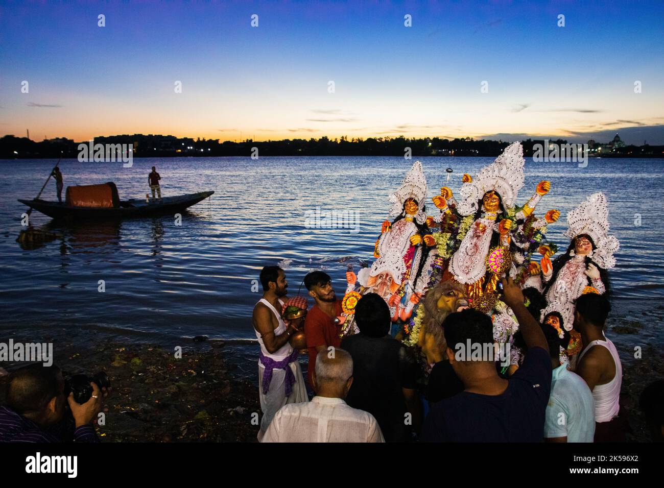 Kolkata, West Bengal, India. 5th Oct, 2022. An idol of the Hindu ...