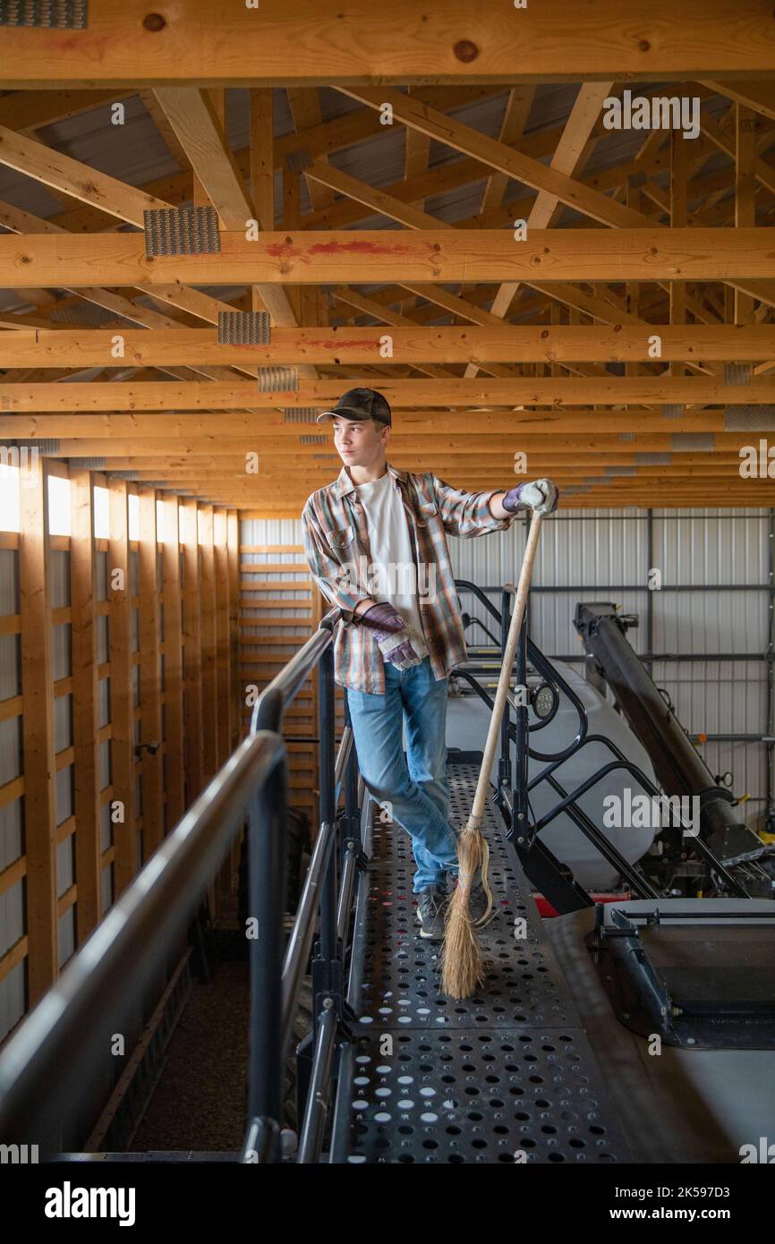 Farmer thinking hi-res stock photography and images - Alamy