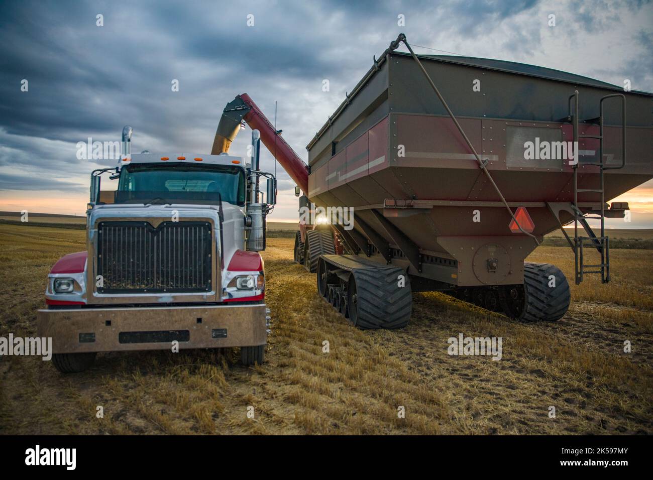 Harvesting rig hi-res stock photography and images - Alamy