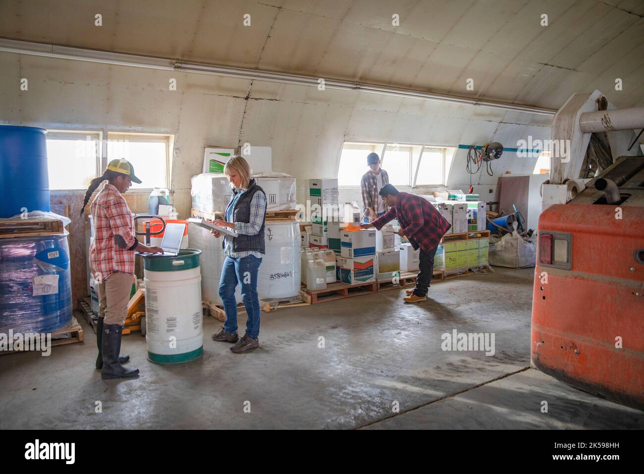 Black farmers working hi-res stock photography and images - Alamy