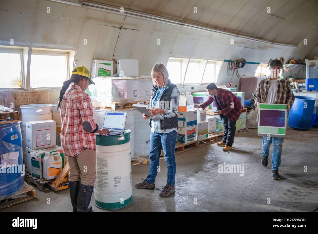 Receiving supplies hi-res stock photography and images - Alamy