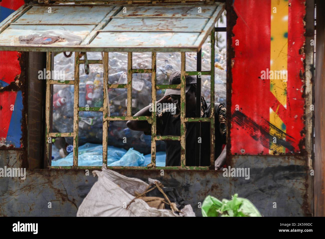 Kisumu, Kenya. 04th Oct, 2022. A waste picker who delivered plastic ...