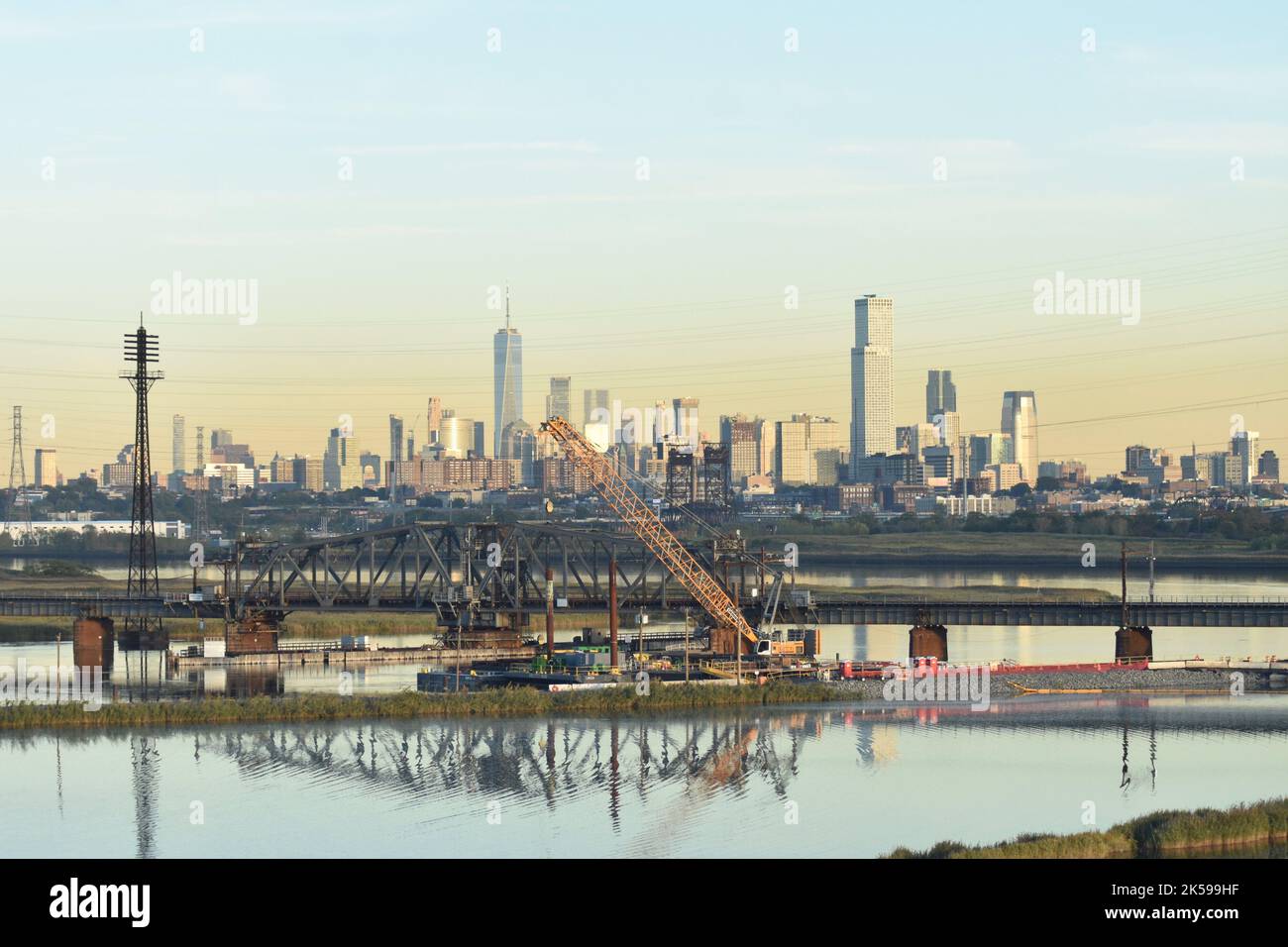 Elizabeth, New Jersey, USA. 6th Oct, 2022. (INT) View of the Port ...