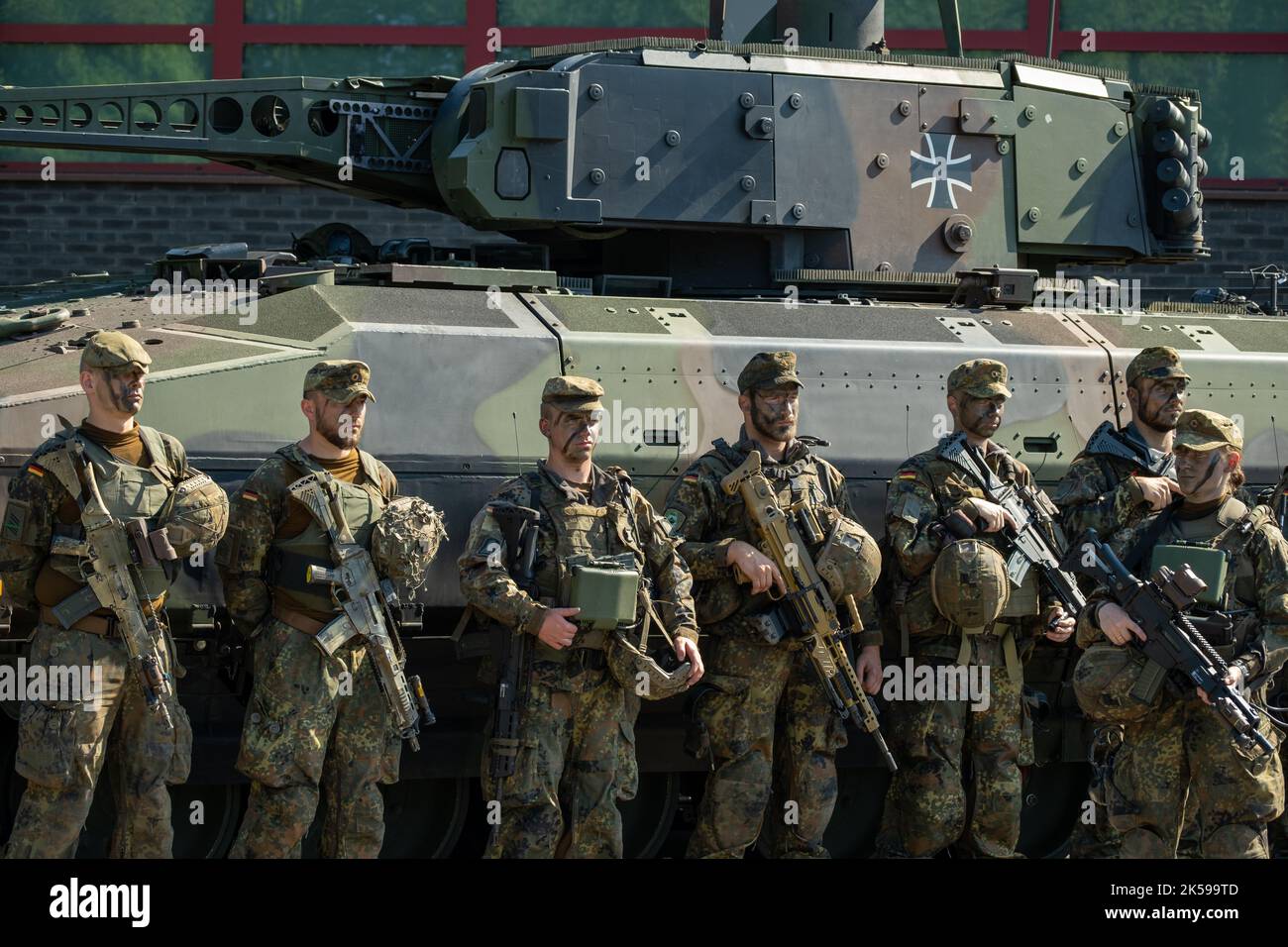24.08.2022, Germany, Lower Saxony, Munster - Soldiers of the Panzer ...