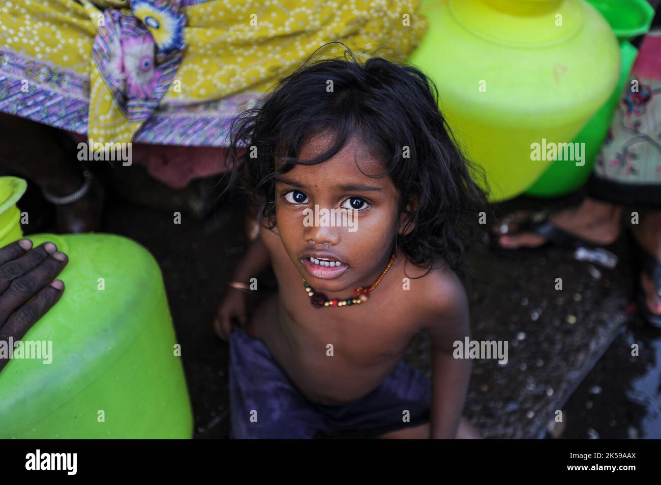 08.12.2011, India, Maharashtra, Mumbai - Portrait of a little girl in ...