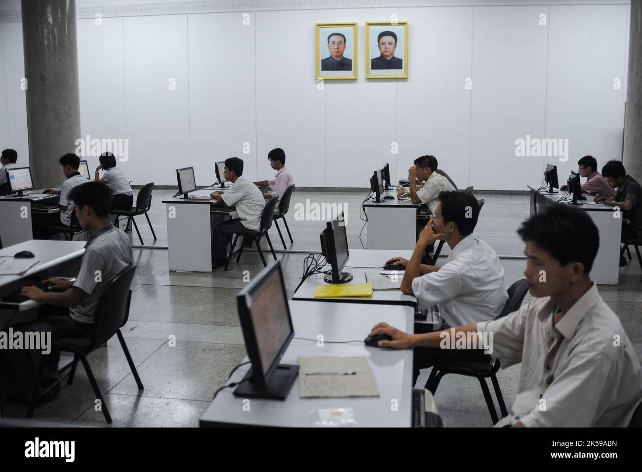 08.08.2012, North Korea, Pjoengjang - Students sit at computer ...
