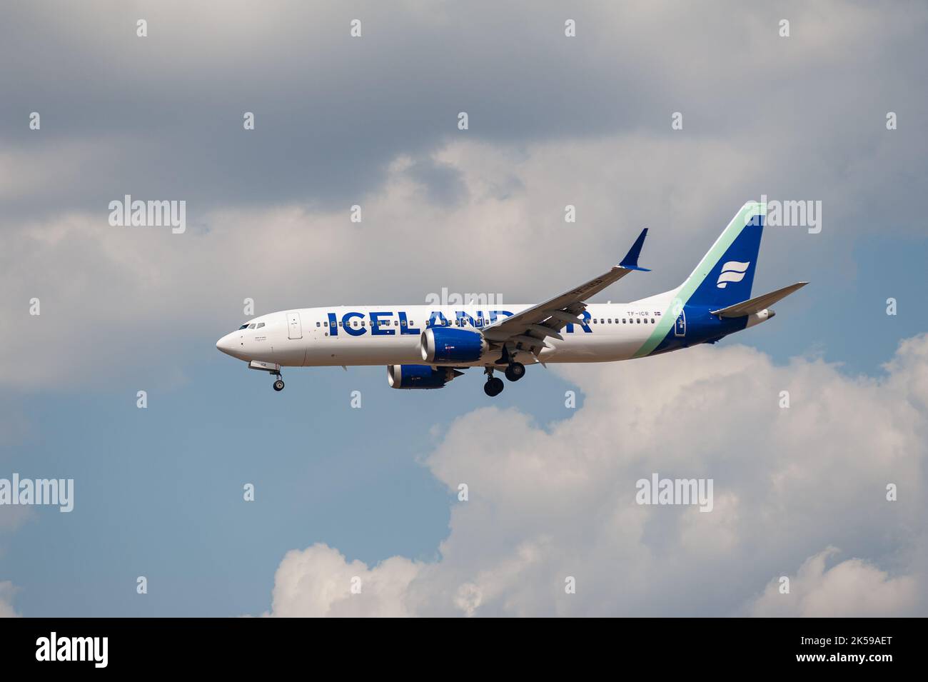 Boeing b737 8 max hi-res stock photography and images - Alamy