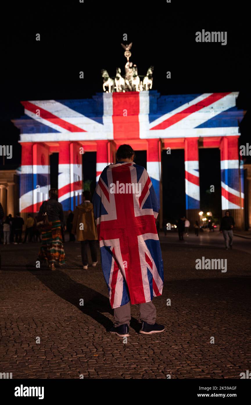 British flag union jack projection hi-res stock photography and images ...
