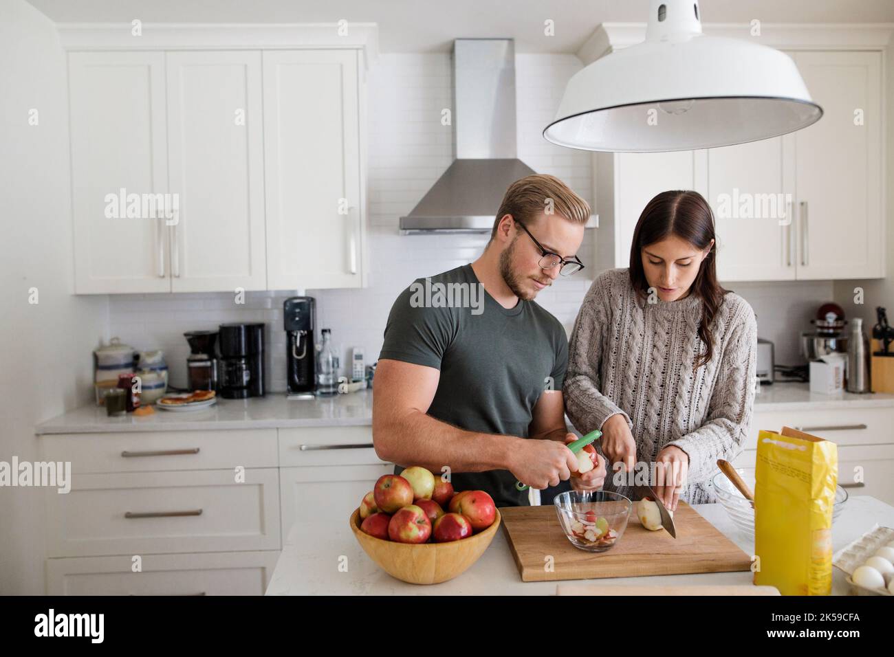 Cutting pie hi-res stock photography and images - Alamy