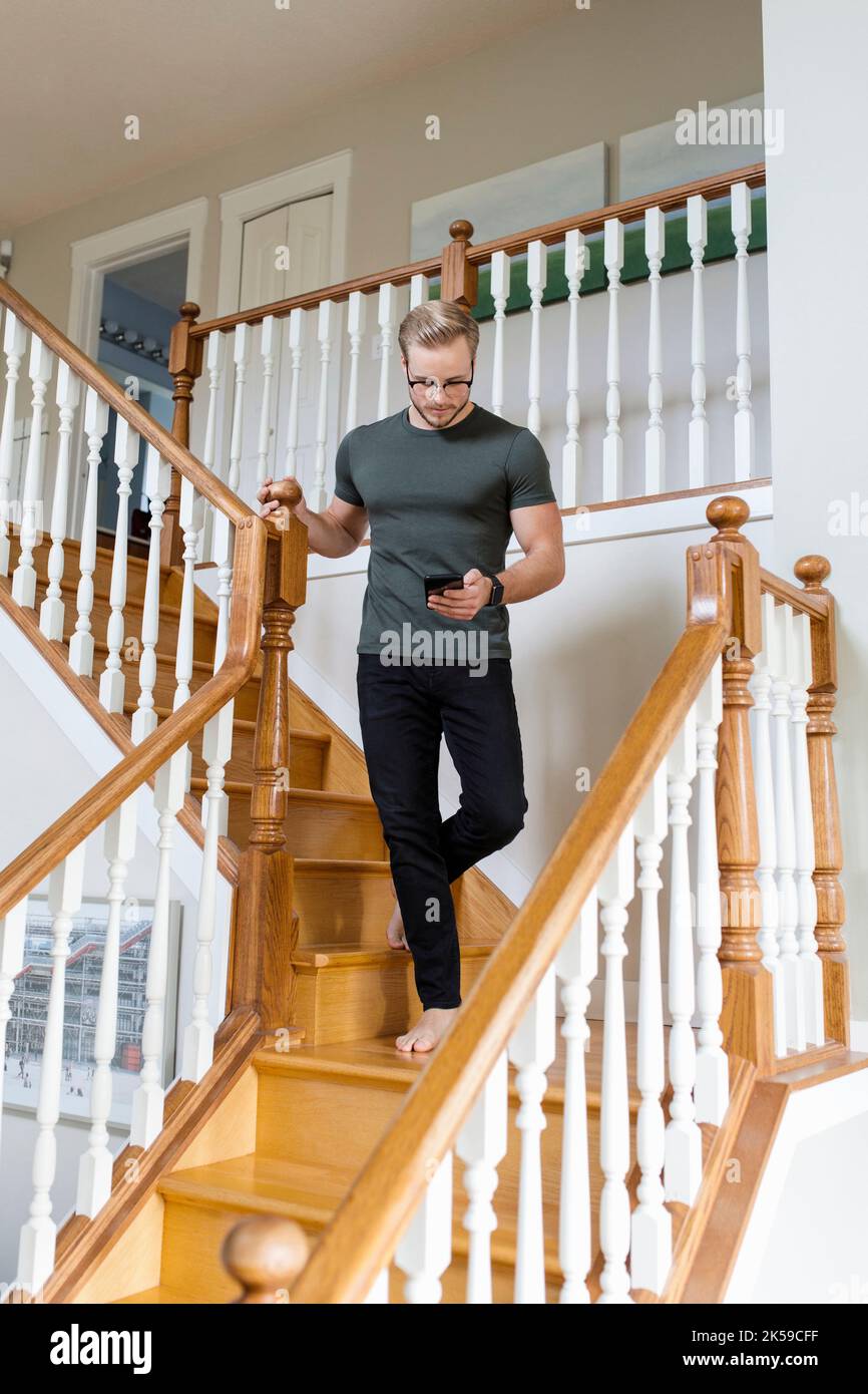 Down stairs hi-res stock photography and images - Alamy