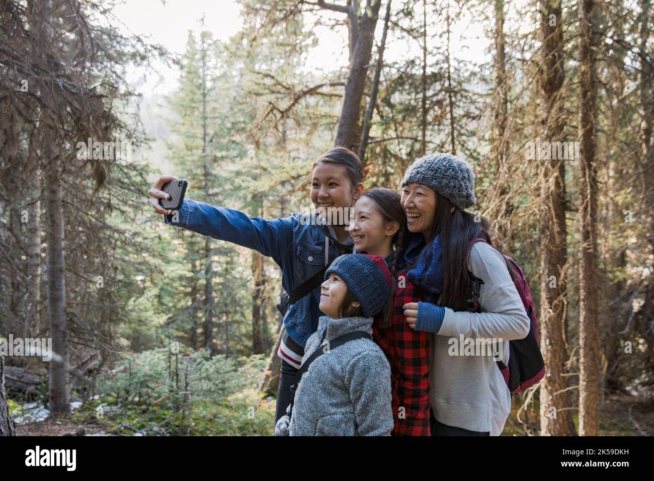 Girls hiking selfie hi-res stock photography and images - Alamy