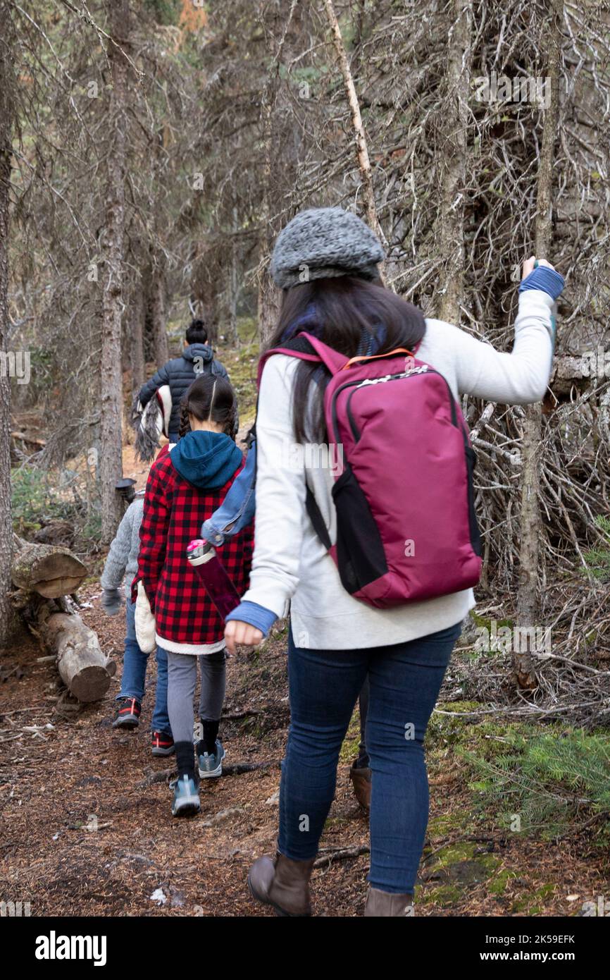Family in wilderness hi-res stock photography and images - Alamy