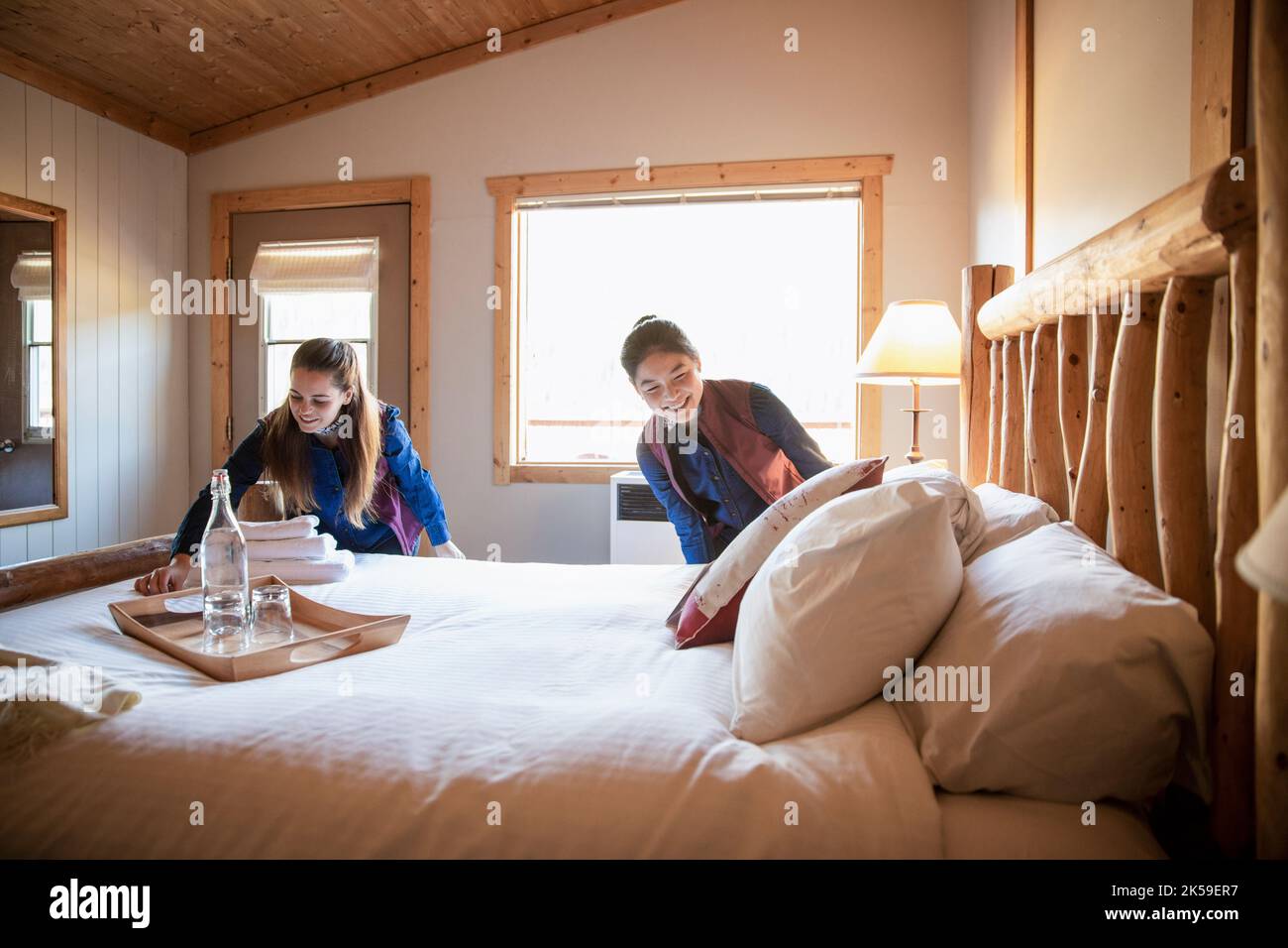 Making up bedroom hi-res stock photography and images - Alamy