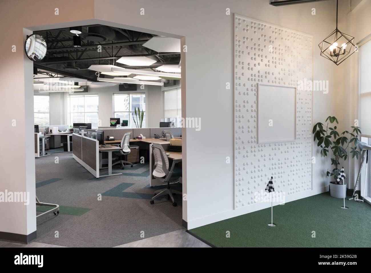 Modern open plan office space interior hi-res stock photography and ...