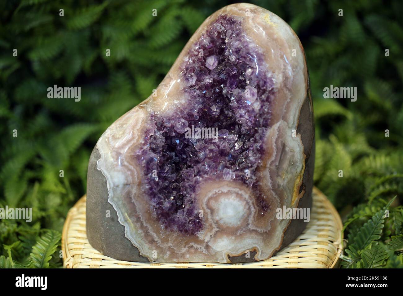 close up of amethyst crystal Stock Photo - Alamy