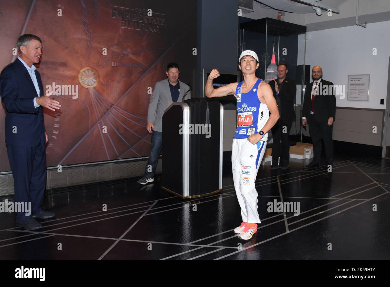 New, York, October 6, 2022. Ryoji Watanabe places second and poses for ...