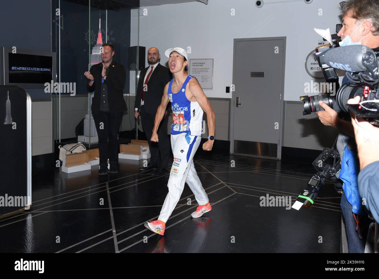 New York, USA. 06th Oct, 2022. Ryoji Watanabe places second and screams ...