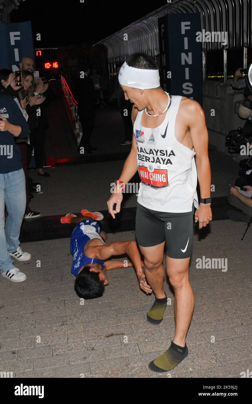 New, York, October 6, 2022. Wai Ching Soh of Malaysia helps second ...