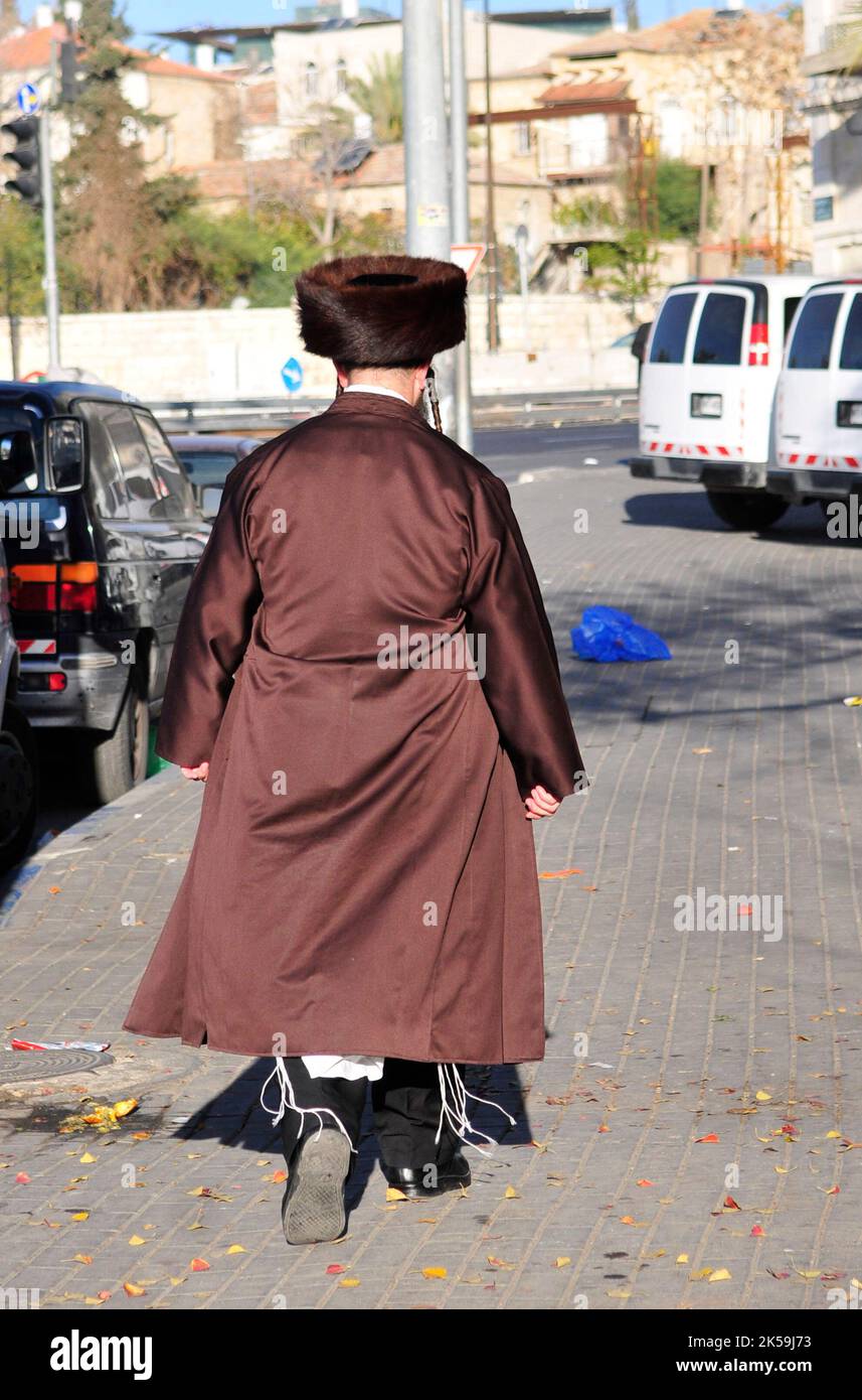 A Hasidic Jewish man wearing a Shtreimel ( traditional Fur hat ...