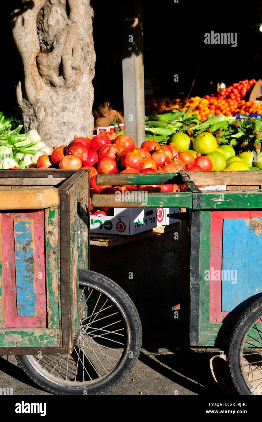 Vegetable & fruit market in East Jerusalem along Sultan Suleiman Street ...