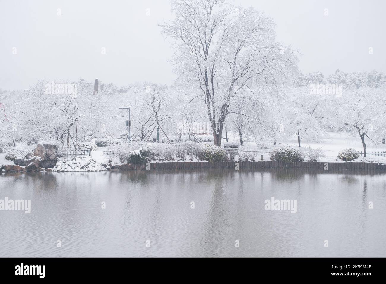 Winter snow scene in Moshan Scenic Area, East Lake, Wuhan, Hubei Stock ...