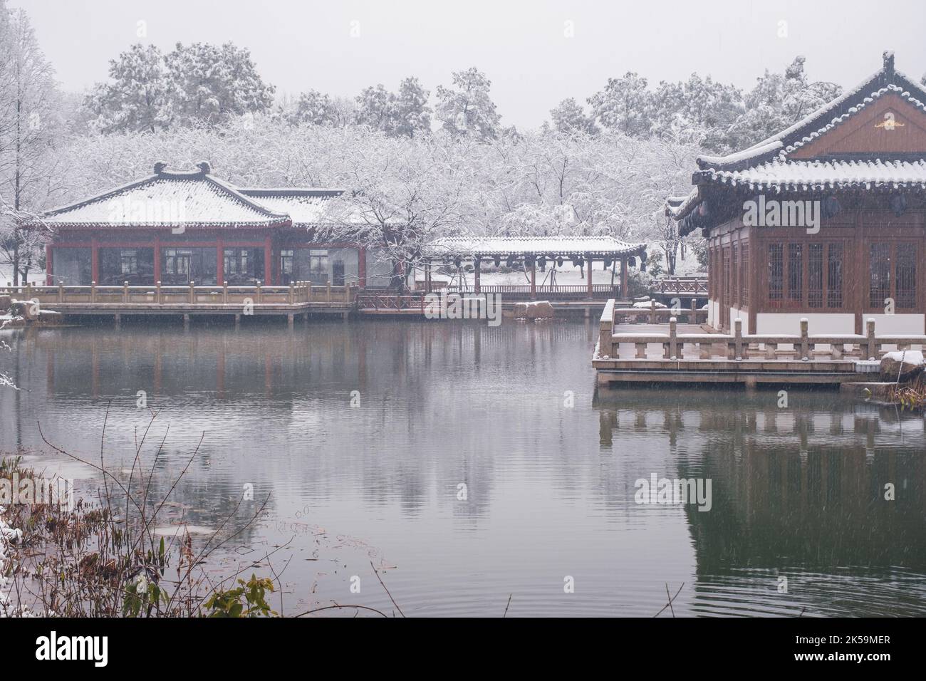 Winter snow scene in Moshan Scenic Area, East Lake, Wuhan, Hubei Stock ...