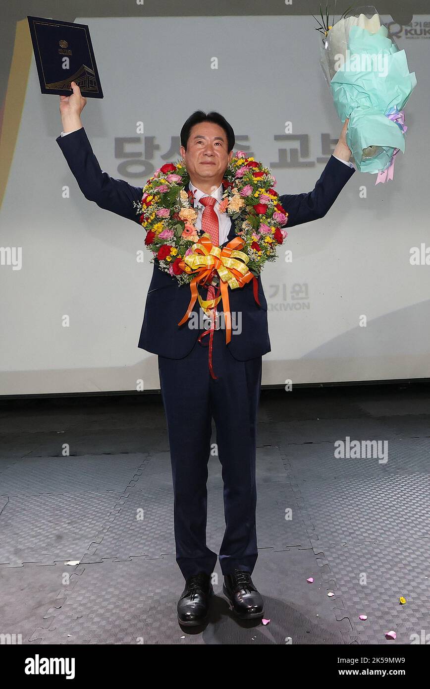 07th Oct, 2022. Lee Dong-sup wins reelection as new Kukkiwon chief ...